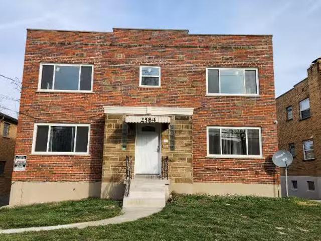 2584 WNB 2 Bed 1 Bath Apartment 10 Minutes from Downtown.