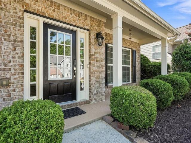 2585 Lansing Lane