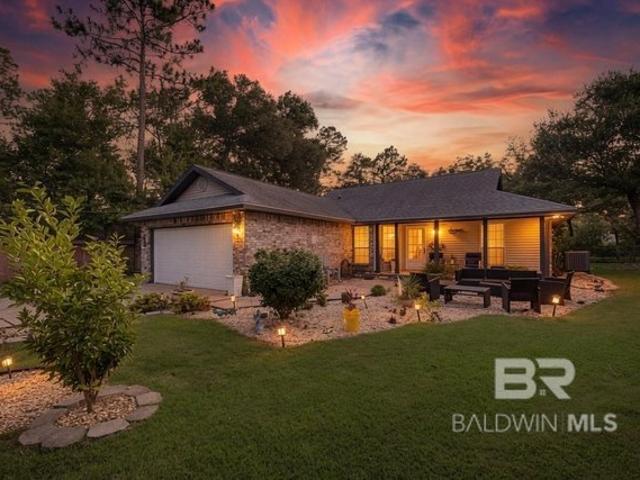 2585 Rosinton Cir, Lillian, AL 36549