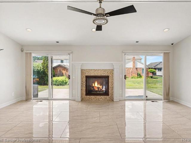 2585 Tiverton Drive