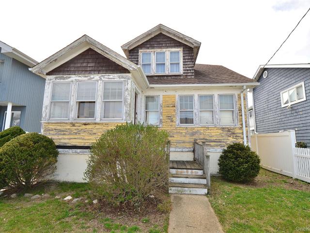 2586 Riverside Drive