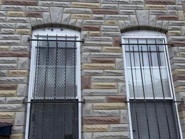 2586 W Fayette Street