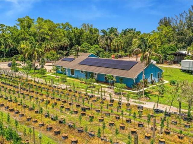 2587 E Rd, Loxahatchee, FL 33470