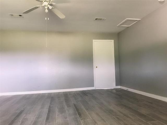 2587 Highway 69 N