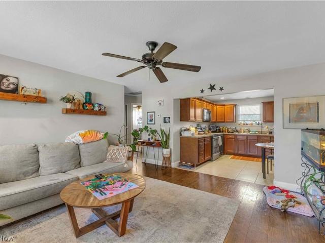 2587 Jaycox Road