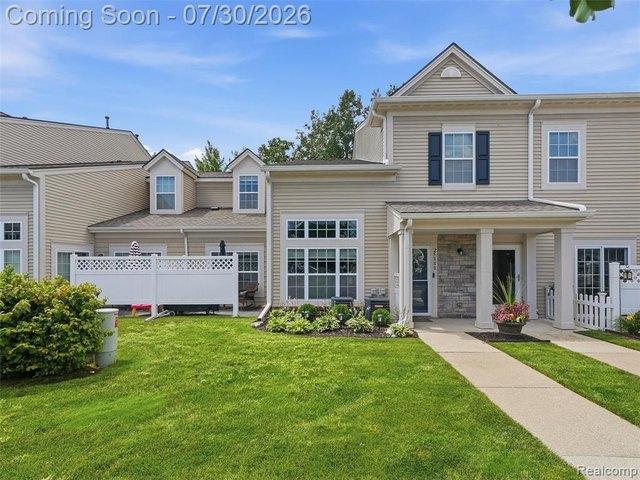25880 Maritime Cir S, Harrison Township, MI 48045