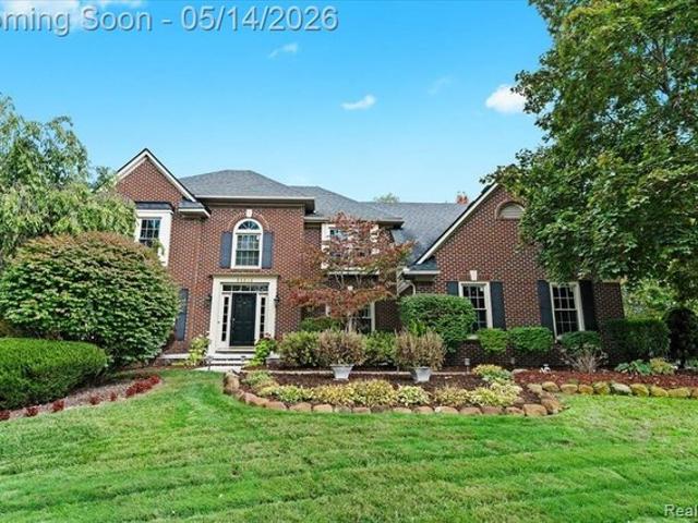 25882 Venetian Ct, Novi, MI 48374