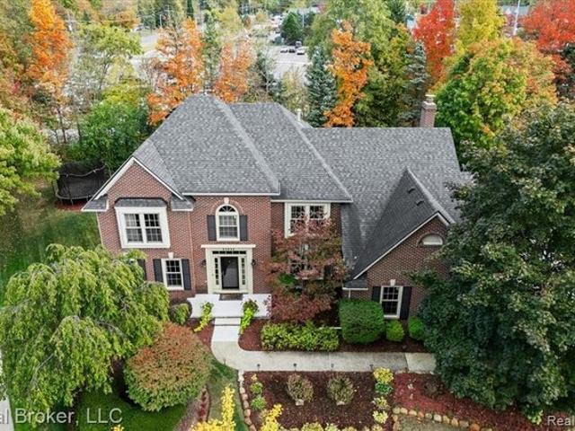 25882 Venetian Ct, Novi, MI 48374