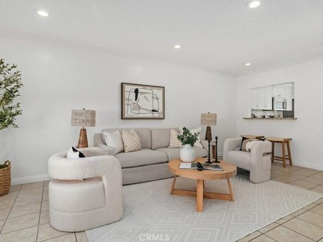 25885 Trabuco Rd Apt 203, Lake Forest, CA 92630
