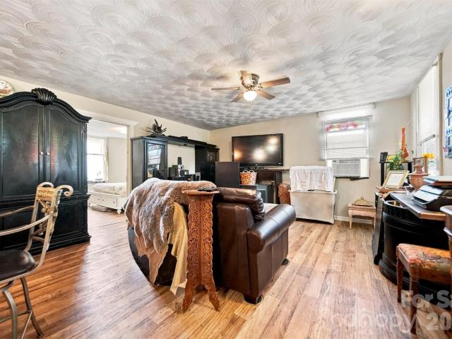 2588 Old Shelby Road