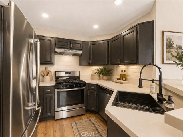 2588 Avenida Del Vista J202