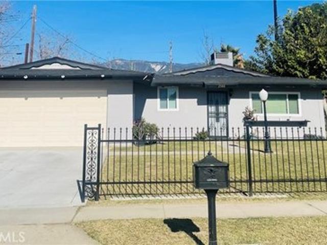 2588 Byron St, Highland, CA 92346