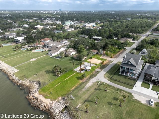 2588 Cliff Dr, Dickinson, TX 77539 | MLS #22050