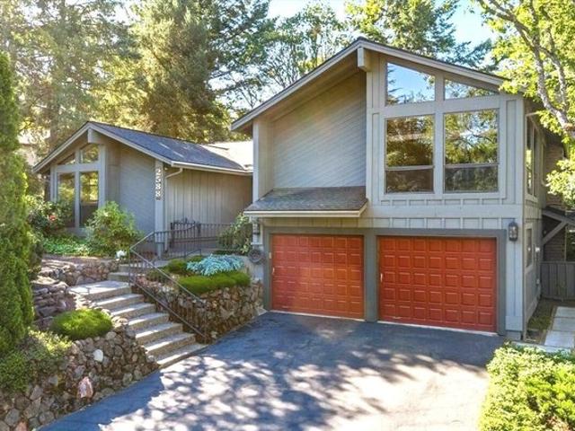 2588 Congress Way, Medford, OR 97504