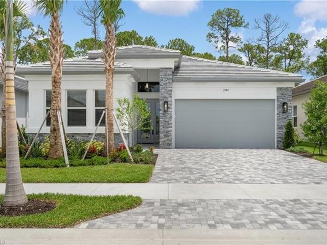 2589 Kingfisher Dr, Naples, FL 34112