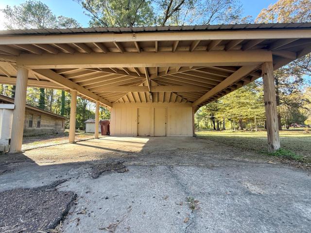 2589 Veterans Memorial Blvd
