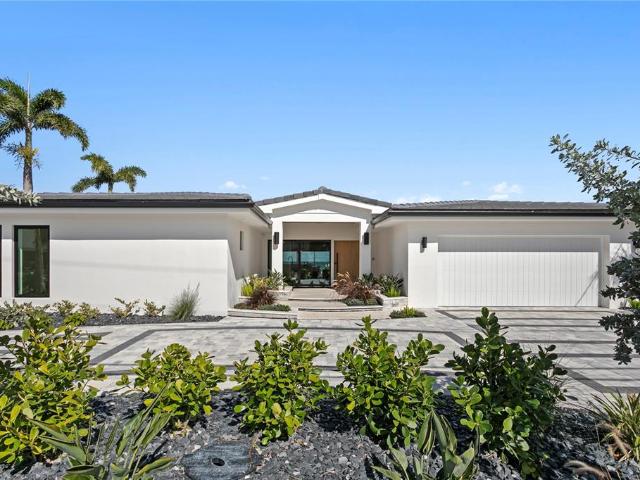 2580 E Bay Isle Dr SE, St. Petersburg, FL 33705 | MLS #TB8483