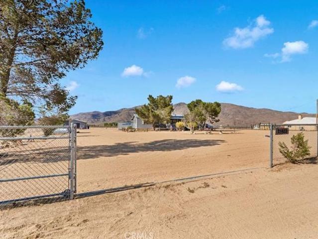 25822 Lancelet St, Apple Valley, CA 92308