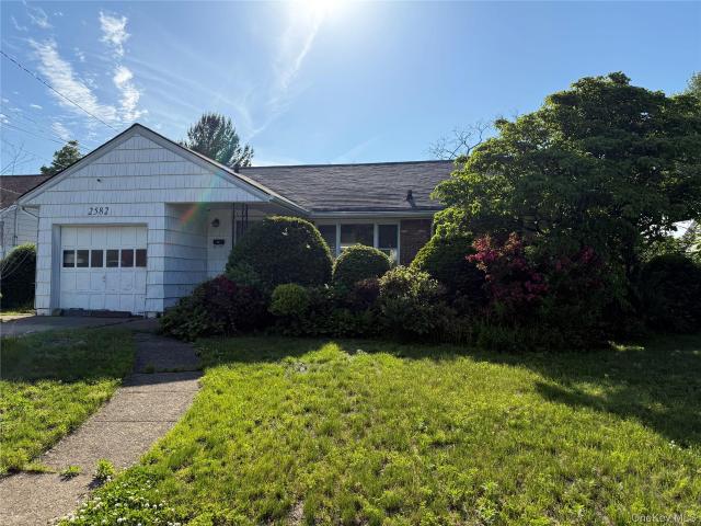2582 Oceanside Road