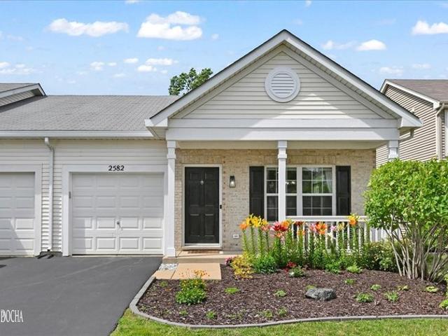 2582 Carlisle Ln, Hampshire, IL 60140