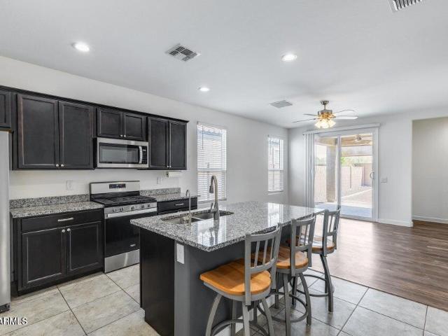 2583 n wrigley drive