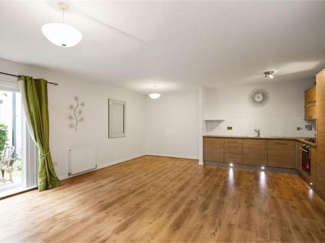 258T Newhaven Road, Edinburgh, EH6 5PF