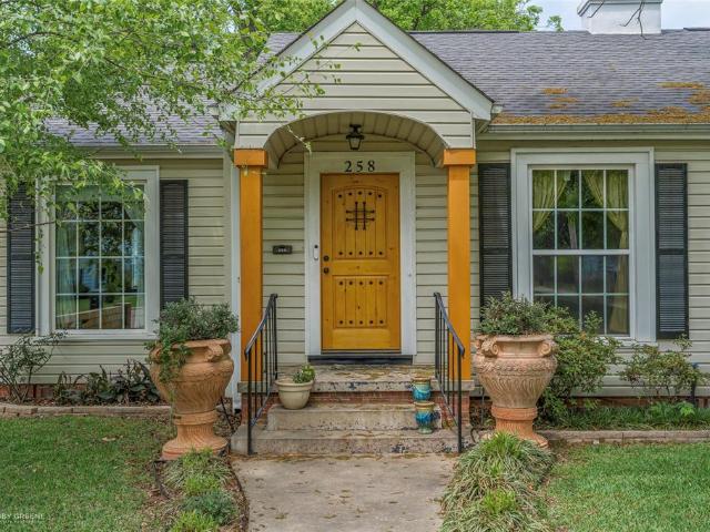 258 Carrollton Avenue