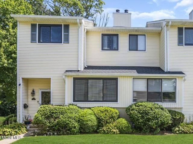 258 Clubhouse Dr, Middletown, NJ 07748