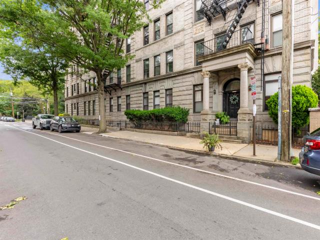 258 Barrow St # 1B