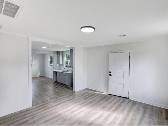 258 East Av Avenue