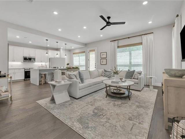 258 Estates Cir, College Station, TX 77840
