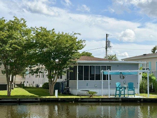 258 Flamingo Dr, Surfside Beach, SC 29575