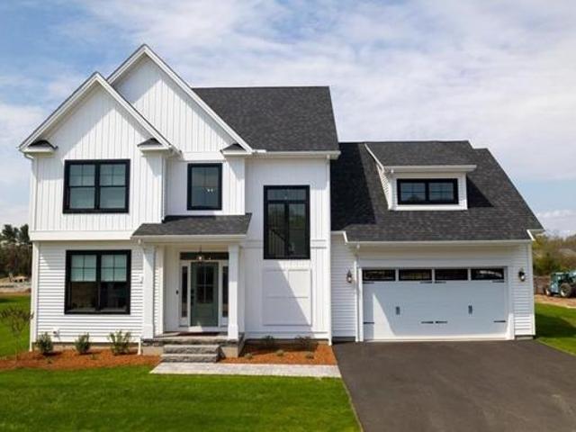 258 Oakwood Circle, Plainville, CT 06062