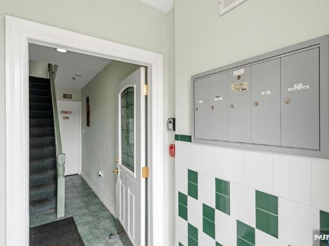 258 Old River Road