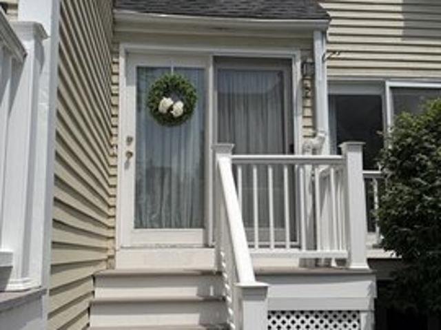 258 Lafayette St Apt 2, Salem, MA 01970