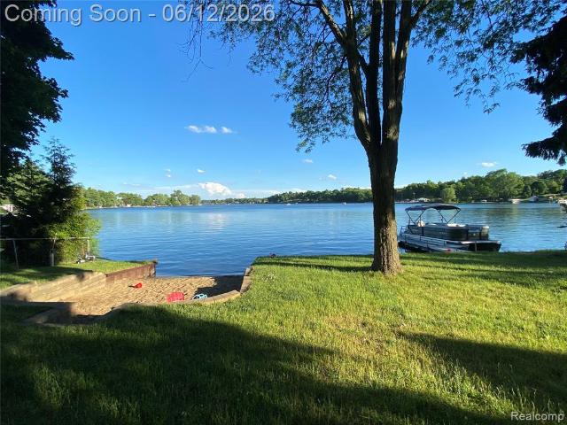 258 Lakeside Drive