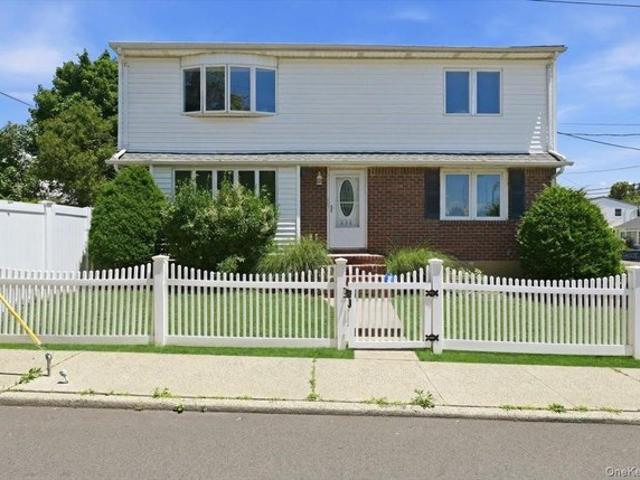 258 Marguerite Ave, Floral Park, NY 11001