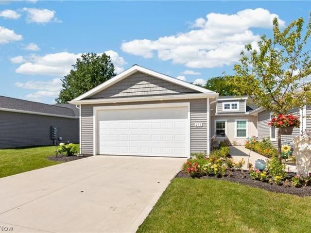 258 Silver Spring Cir, Elyria, OH 44035