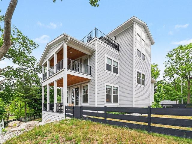 258 W Lowell Street