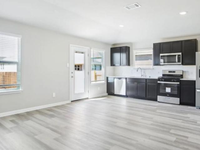 258 Texas Agate Dr, Kyle, TX 78640 | MLS #3276