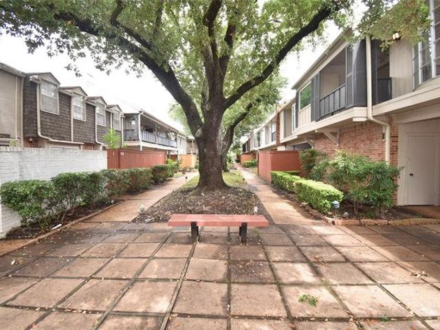2595 Marilee Ln Apt 2, Houston, TX 77057