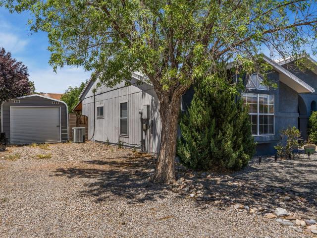 2595 Diamond Peak Drive NE
