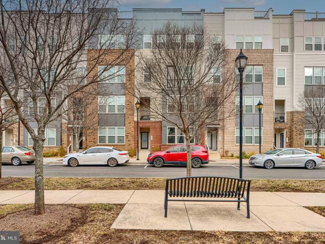 2596 Neabsco Common Pl, Woodbridge, VA 22191 | MLS #VAPW2117 | Compass