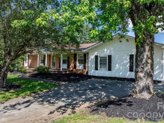 2596 SweetBriar Circle
