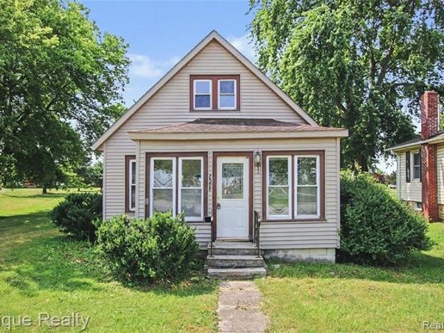 2598 Black River St, Deckerville, MI 48427