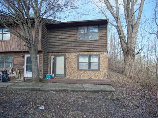 2598 Townhouse Dr, Christiansburg, VA 24073