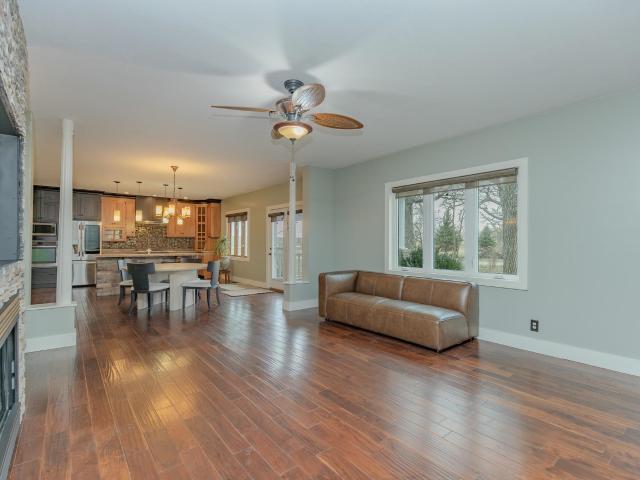 25990 Woodside Ct