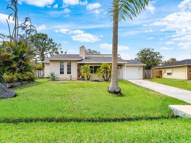 2599 SE Grand Dr, Port Saint Lucie, FL 34952