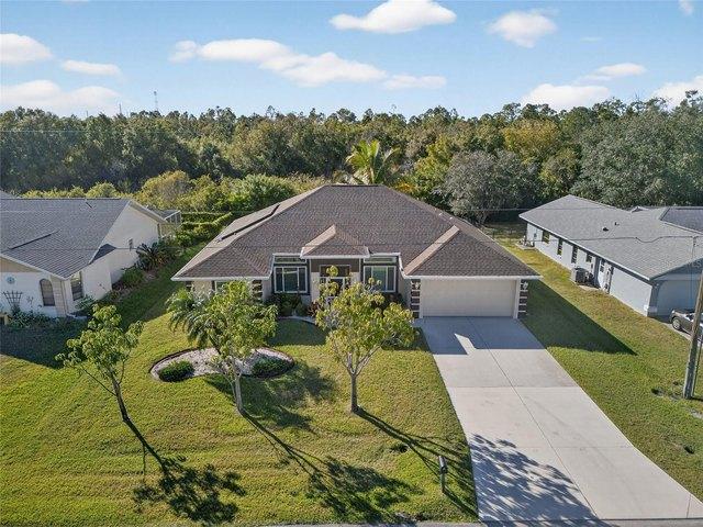 25900 Aysen Dr, Punta Gorda, FL 33983