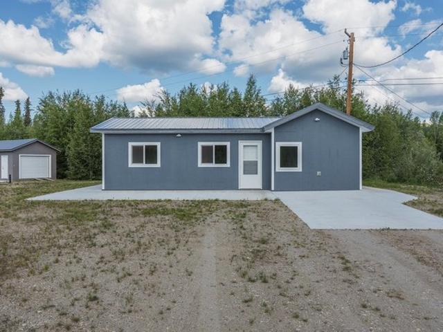 2590 Back Ct, Fairbanks, AK 99709